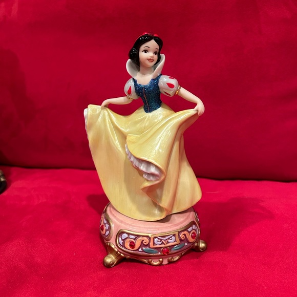 Disney | Art | Disney Snow White Princess Ceramic Porcelain Figurine ...